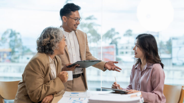 What is vicarious learning: examples and conditioning | Samelane